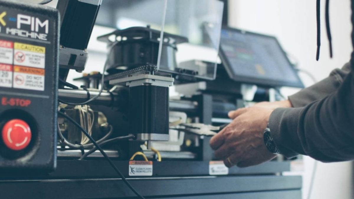 The Best Desktop Injection Molding Machines of 2023 | All3DP Pro