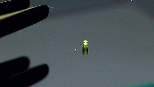 World's Smallest Lens: 3D Printed, Thinner Than a Hair | All3DP