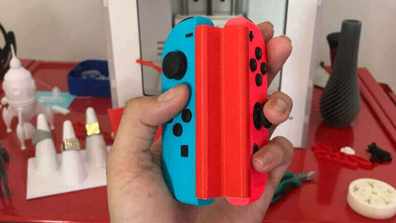 3D Printed Nintendo Joy-Con Adapter for One-Handed Gamers | All3DP