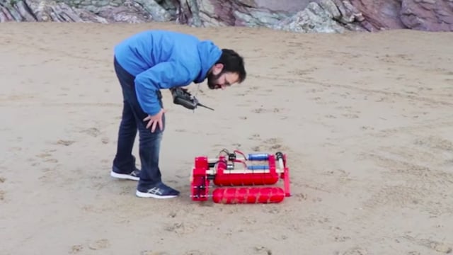 YouTuber 3D Prints and Tests a Screw Drive RC Tank | All3DP