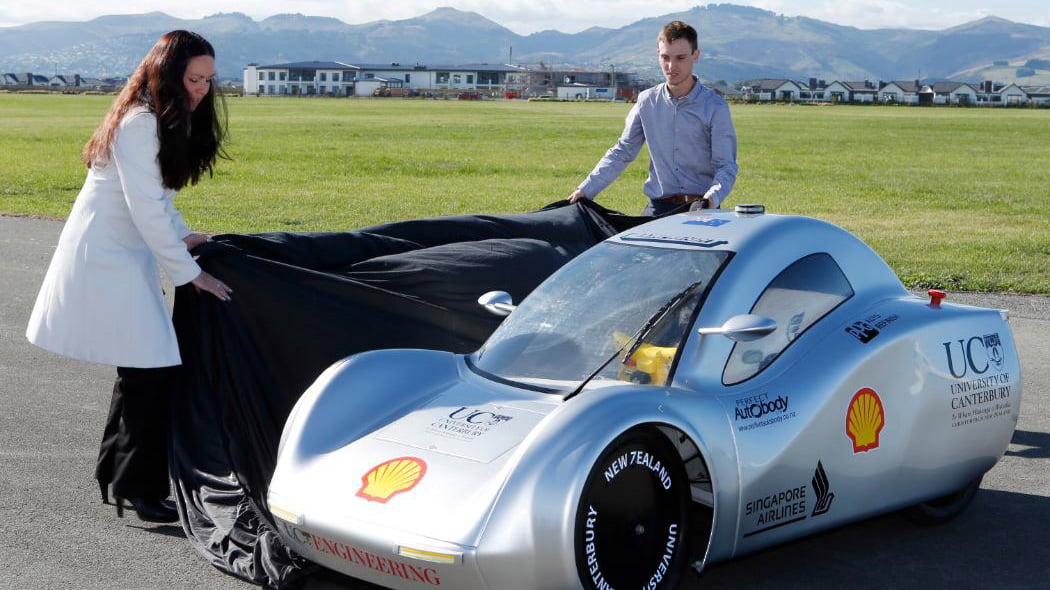 Students 3D Print Efficient Single-Piston Engine from Titanium | All3DP