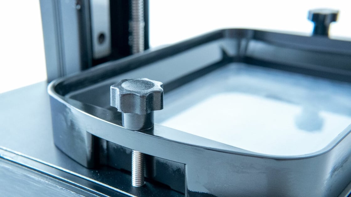 How to Clean the Resin Vat & the FEP Film of a 3D Printer | All3DP