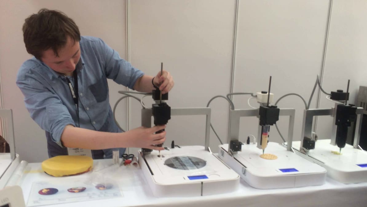 Focus 3D Printer Makes Food, Bowl, Plates & Cutlery | All3DP