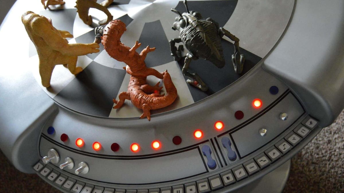 Superfan 3D Prints Functional Star Wars Holochess Table | All3DP