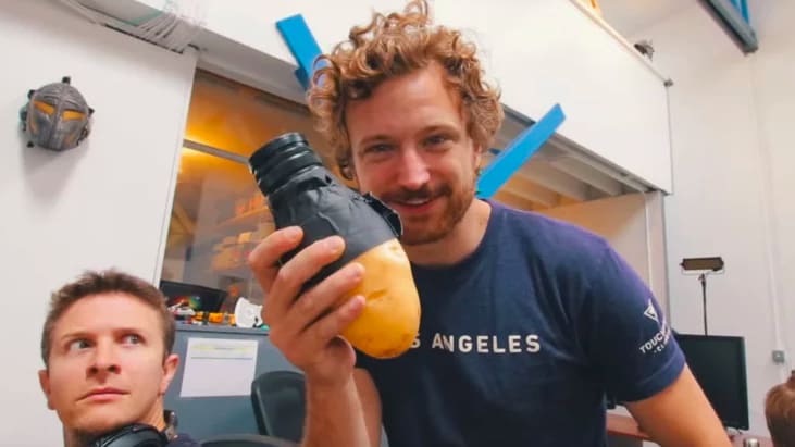 Pro Photographers take "Potato Camera" Literally to Find Out if they ...