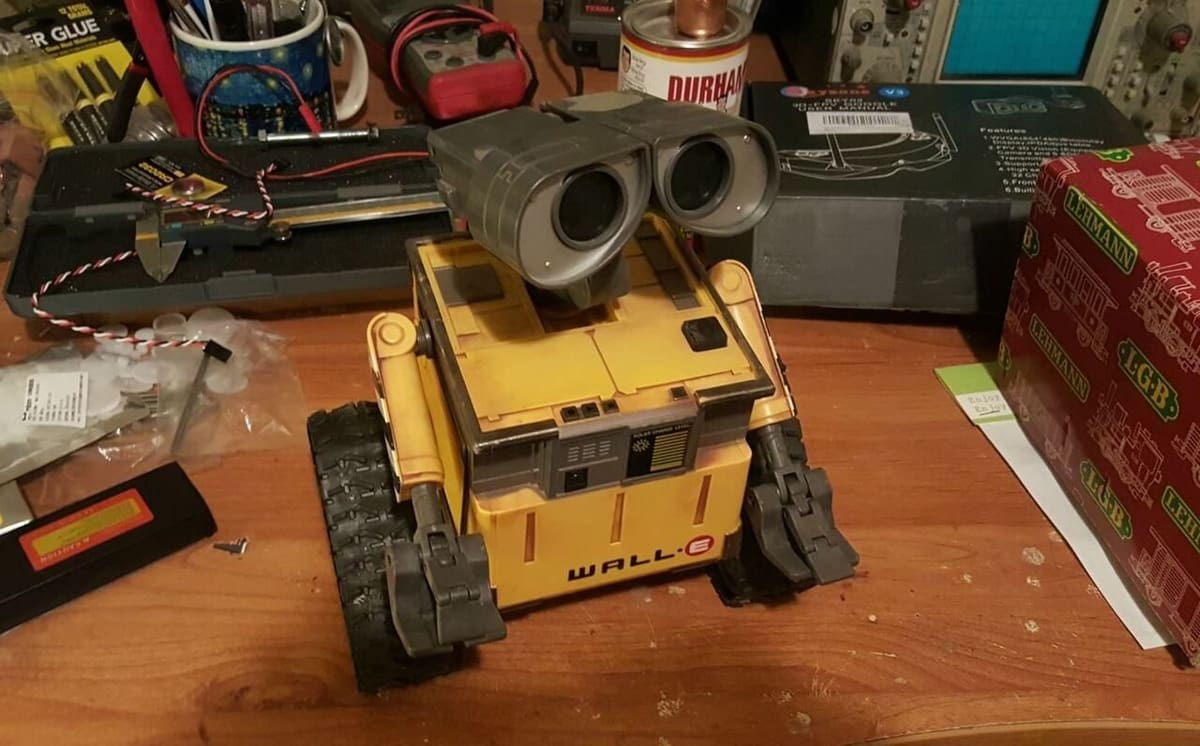 wall e auto toy