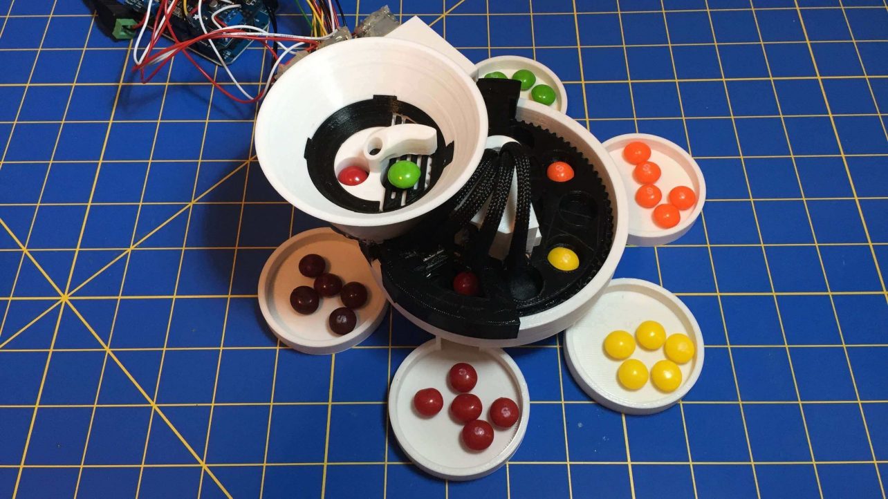 3D Printed Skittles Sorting Machine, Powered by Arduino | All3DP