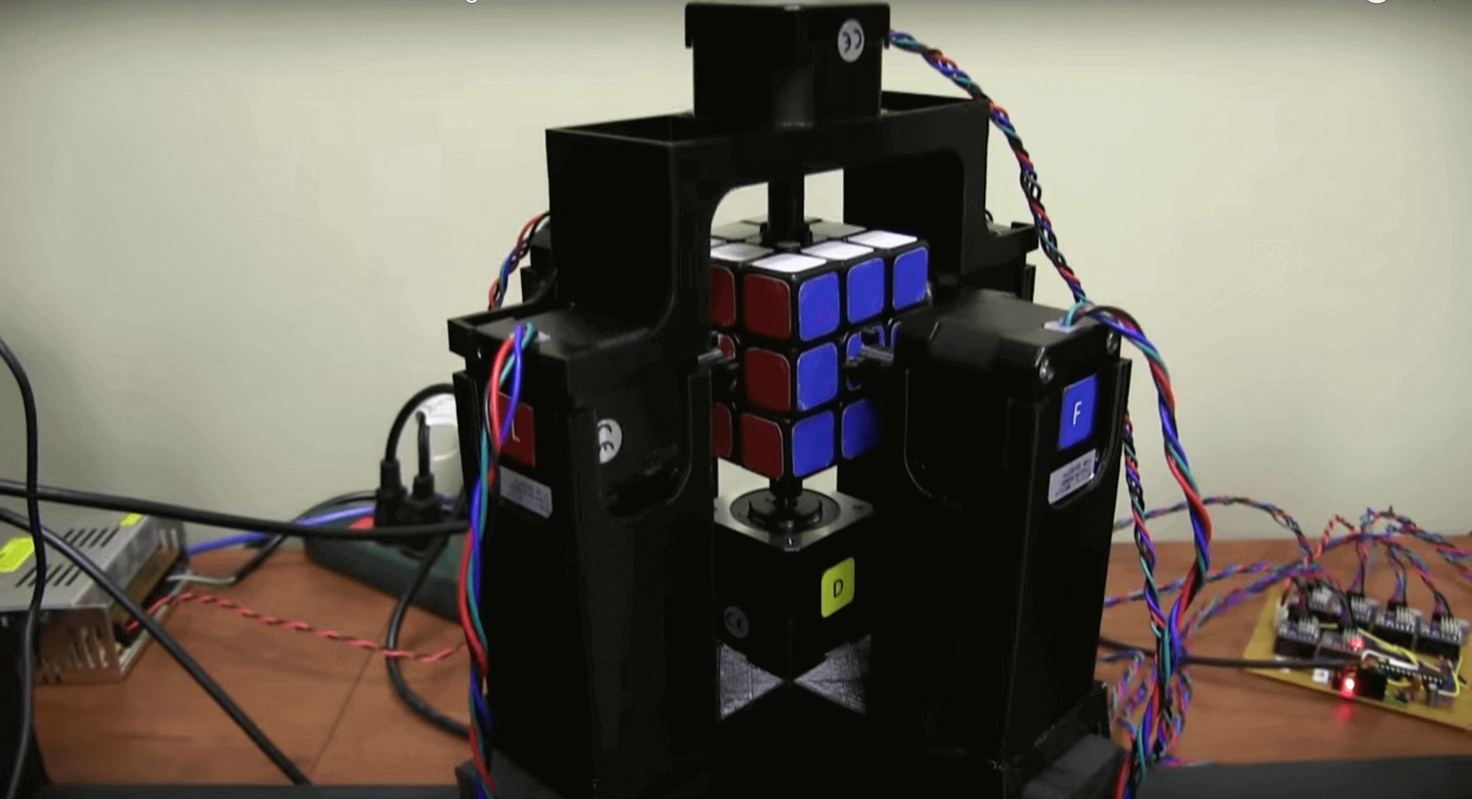 3D Printed Robot Solves a Rubik's Cube in Under Two Seconds | All3DP
