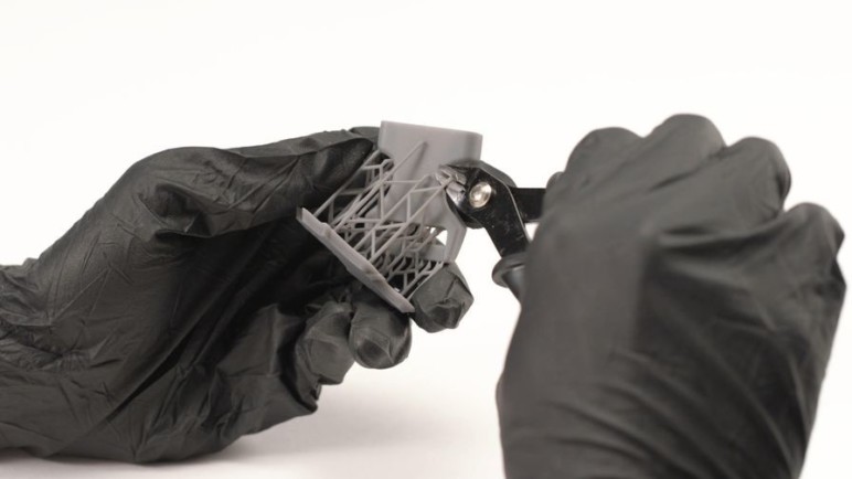 SLA Post-Processing – The Best Ways to Clean Resin 3D Prints | All3DP